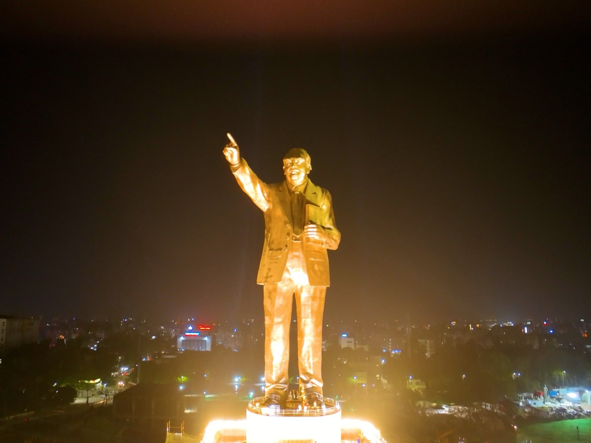 Vijayawada Ambedkar Statue Photos: వెలుగుల నడుమ బడుగు బాంధవుడు (ఫొటోలు) | Tallest Dr BR Ambedkar ...